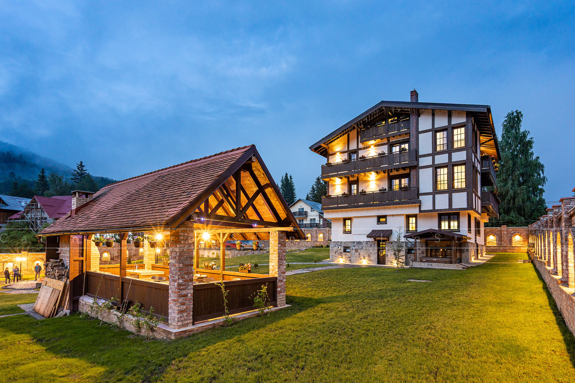 Vila Norbe, Bușteni. Fotografii profesionale și videoclip de prezentare pensiune - Fotografii ...