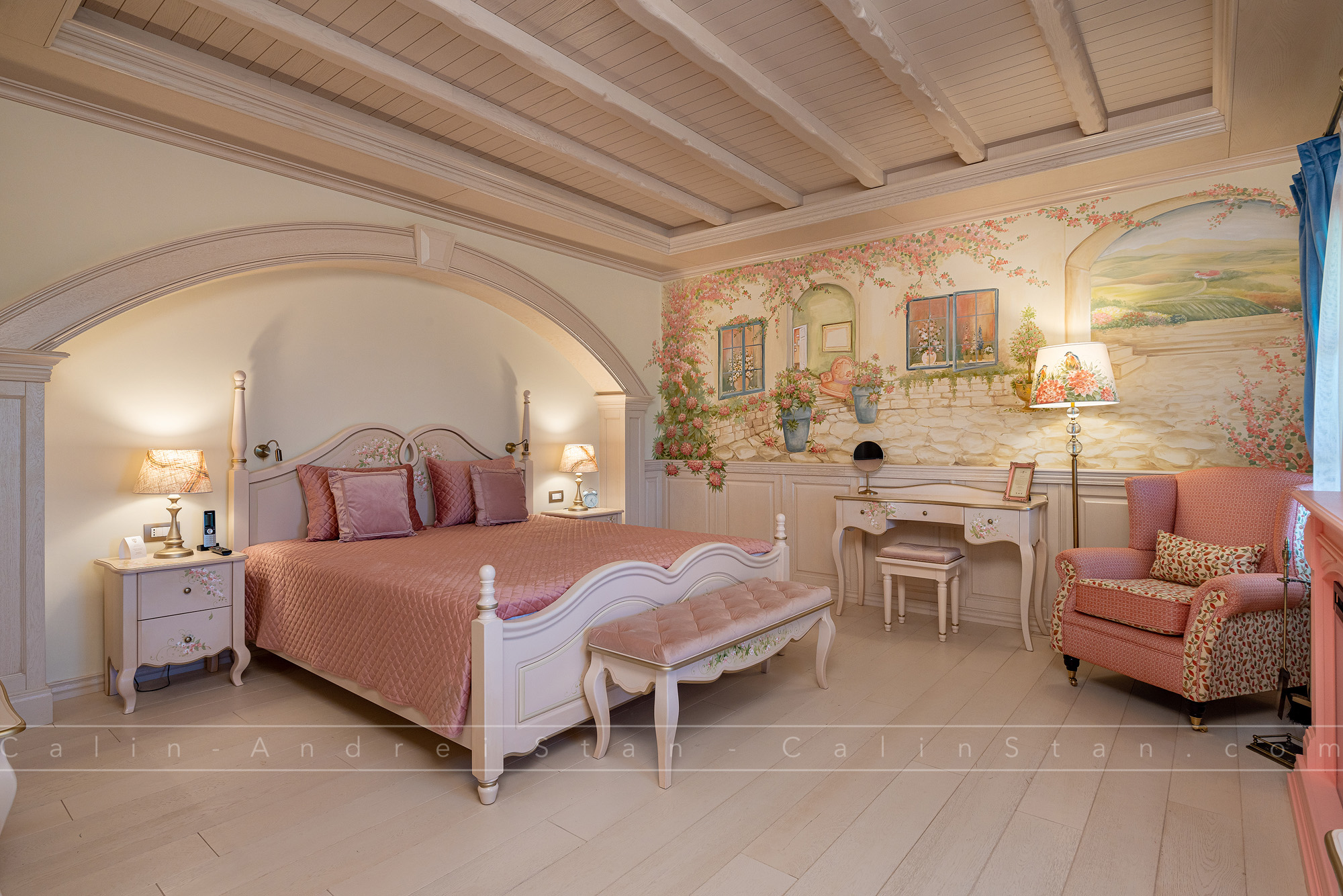 Fotografii pentru noul resort Casa Timiș: bungalouri de lux în stil ...