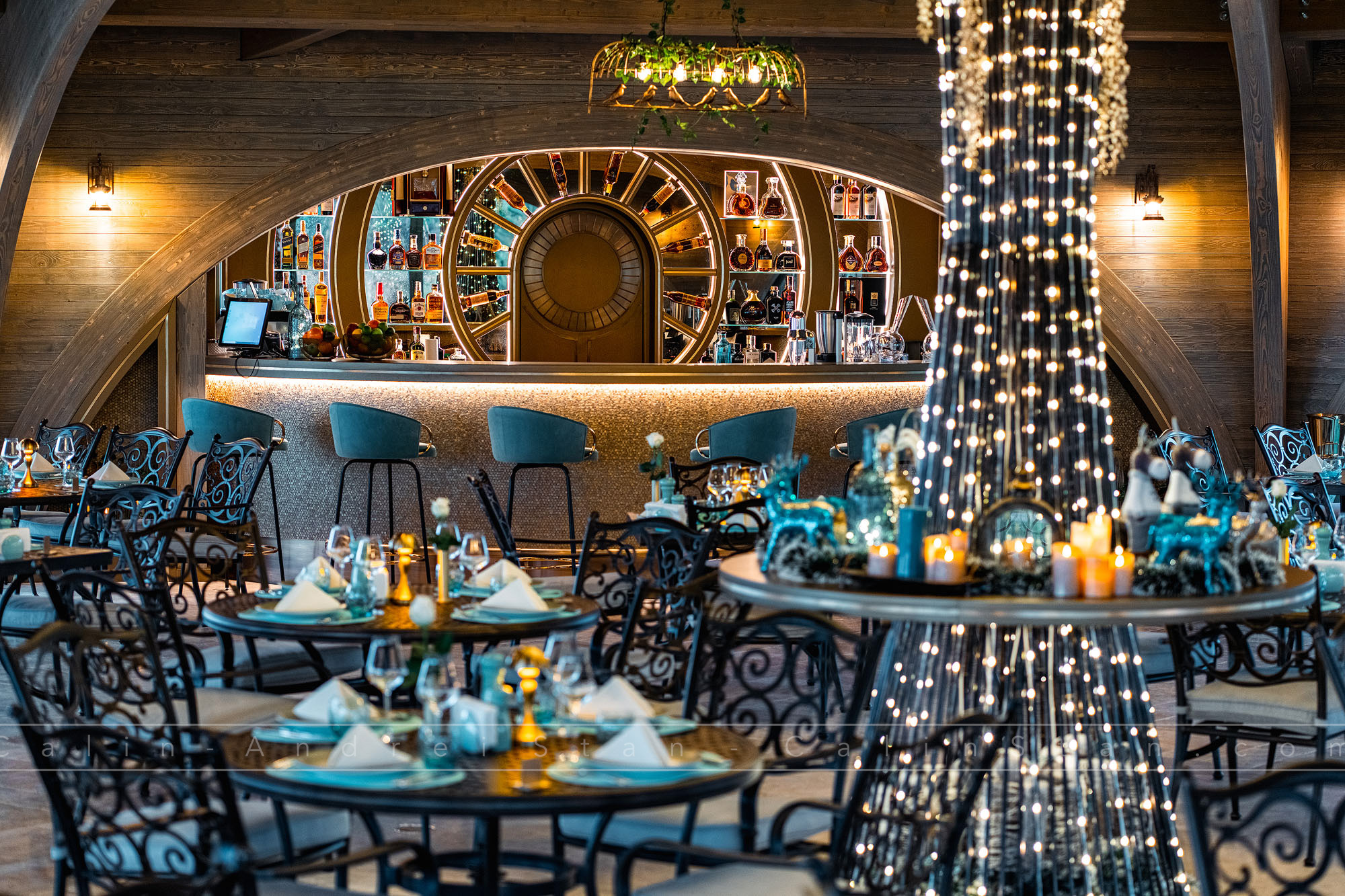 Fotografii pentru noul resort Casa Timiș: bungalouri de lux în stil ...