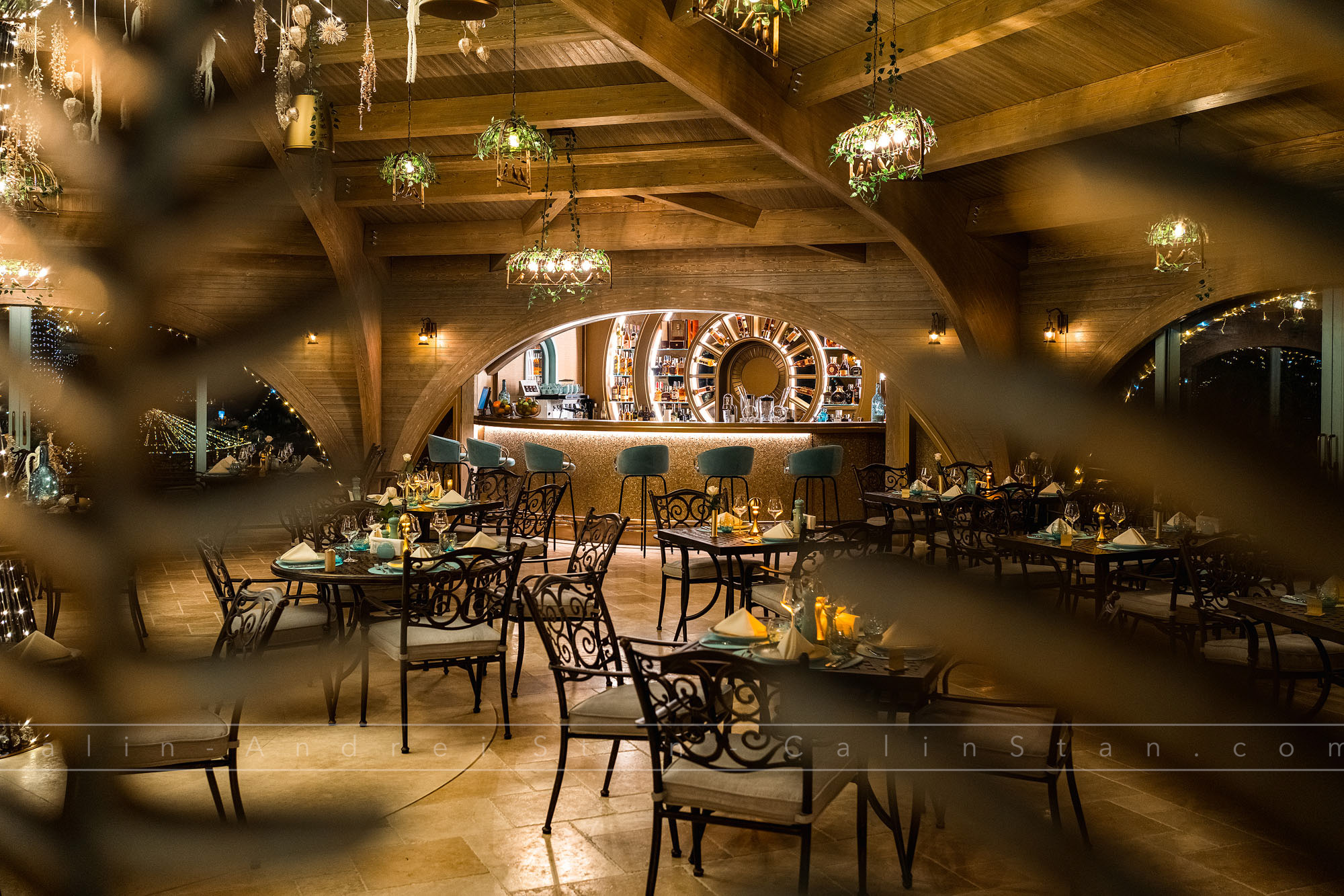 Fotografii pentru noul resort Casa Timiș: bungalouri de lux în stil ...