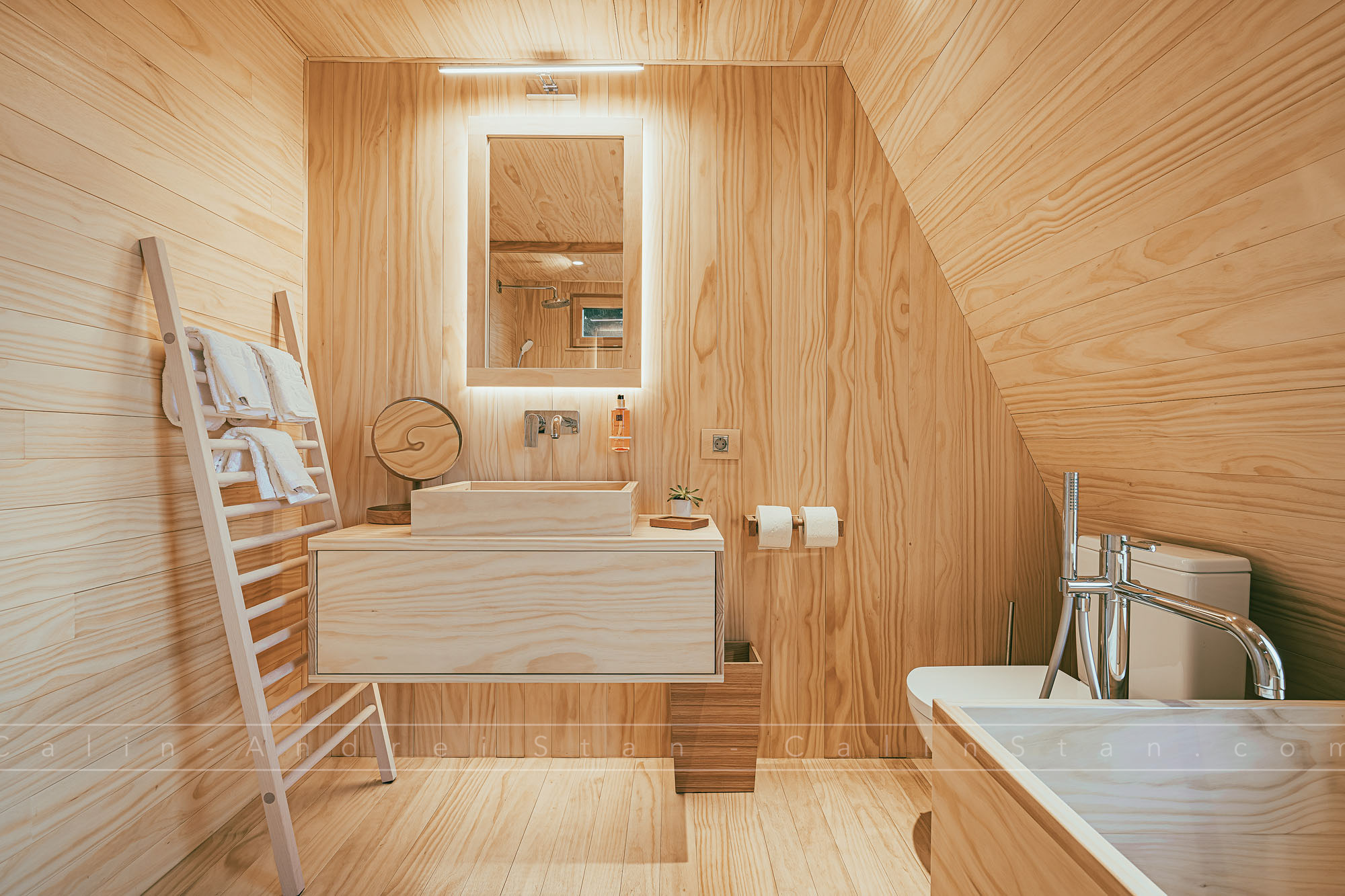 Străjerii Verzi, Șirnea - fotografii, video și tur virtual cabane A ...